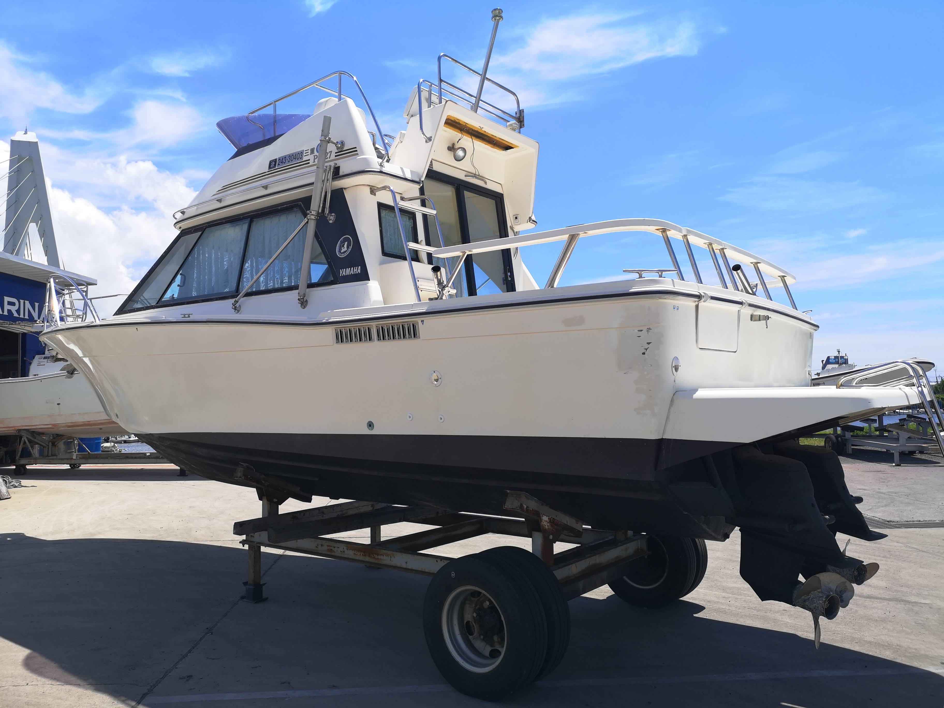 YAMAHA PC-27 II (PACIFIC CRUISER 27 II) STERN DRIVE Used Boat for Sale ...