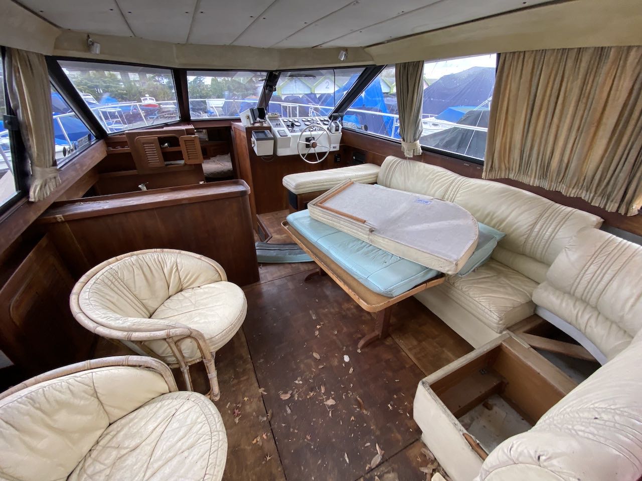 NOBLECRAFT VINDEX 375 FLYBRIDGE STERN DRIVE Used Boat for Sale in Japan ...