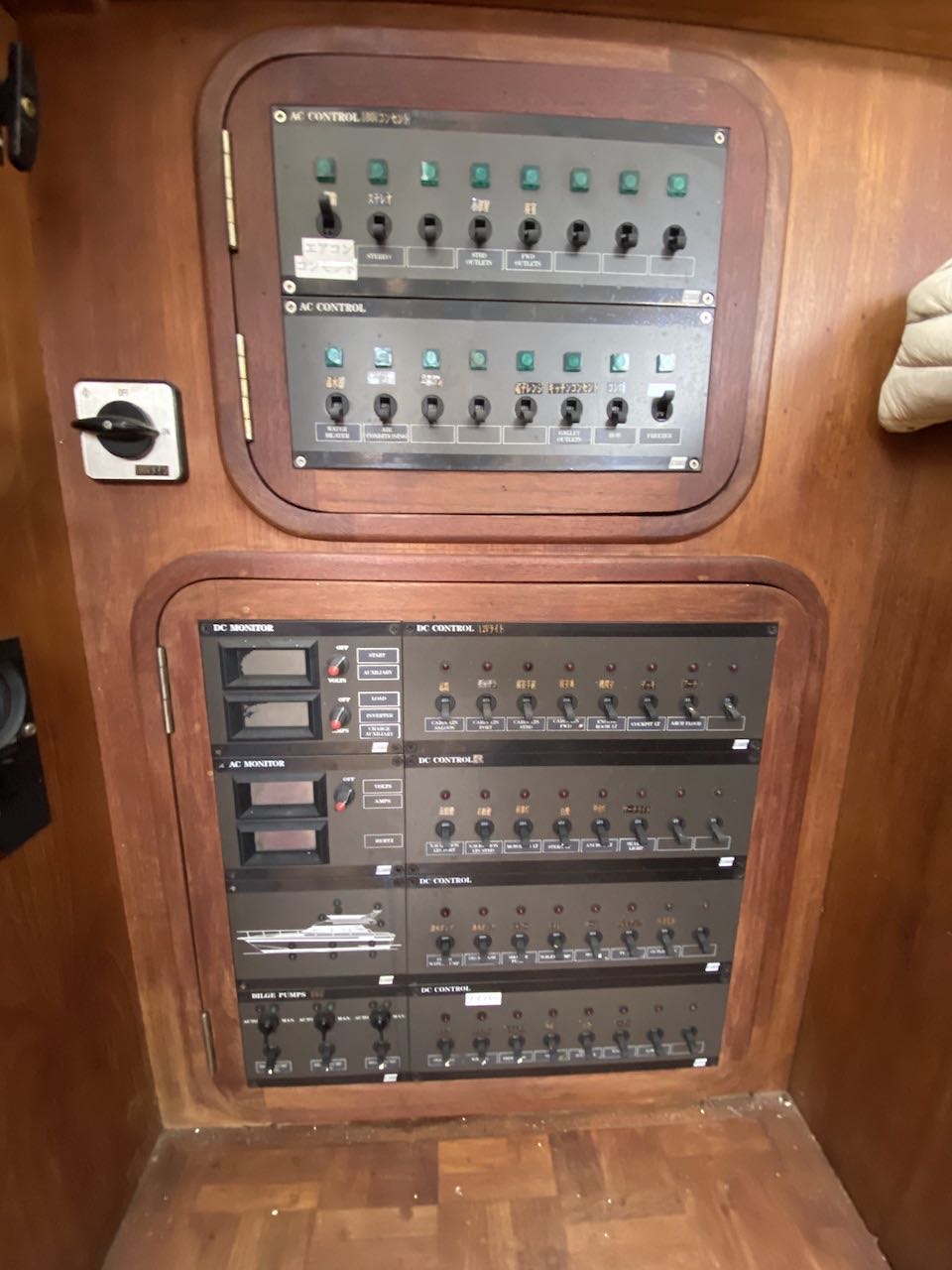 NOBLECRAFT VINDEX 375 FLYBRIDGE STERN DRIVE Used Boat for Sale in Japan ...