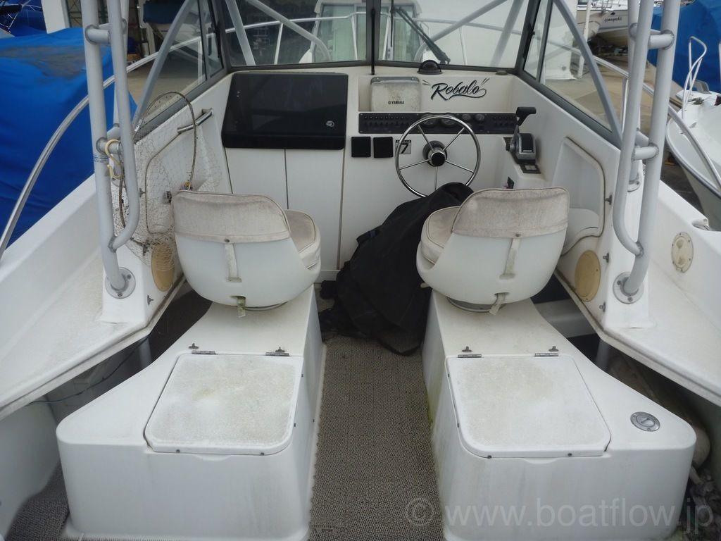 ROBALO 2140 WALKAROUND OUTBOARD Used Boat for Sale in Japan | Boatflow.jp