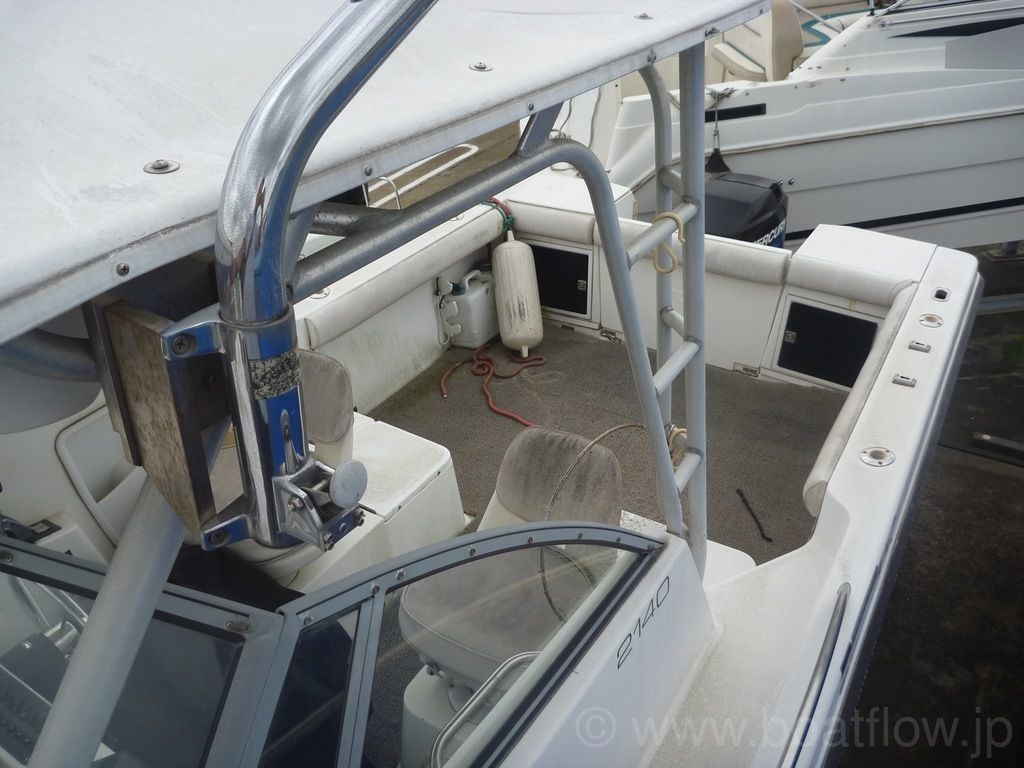 ROBALO 2140 WALKAROUND OUTBOARD Used Boat for Sale in Japan | Boatflow.jp