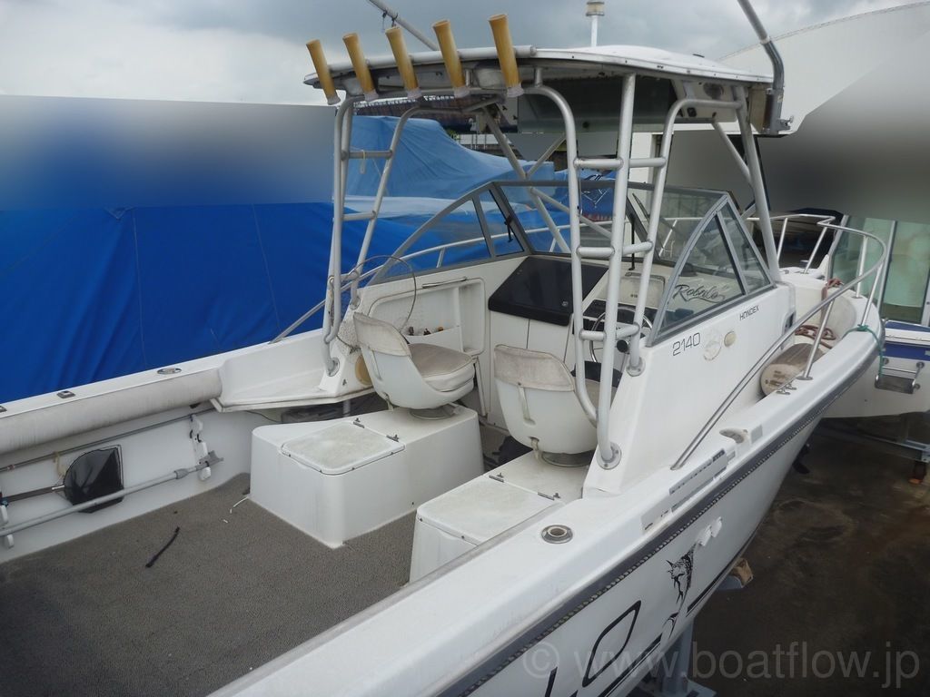 ROBALO 2140 WALKAROUND OUTBOARD Used Boat for Sale in Japan | Boatflow.jp
