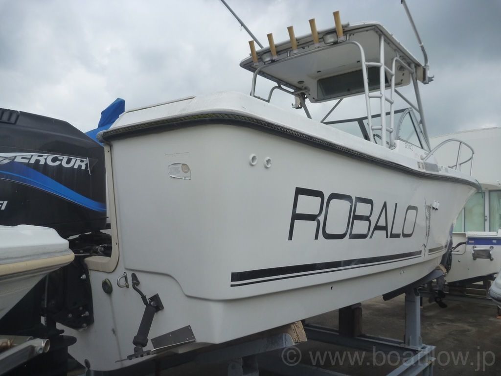 ROBALO 2140 WALKAROUND OUTBOARD Used Boat for Sale in Japan | Boatflow.jp