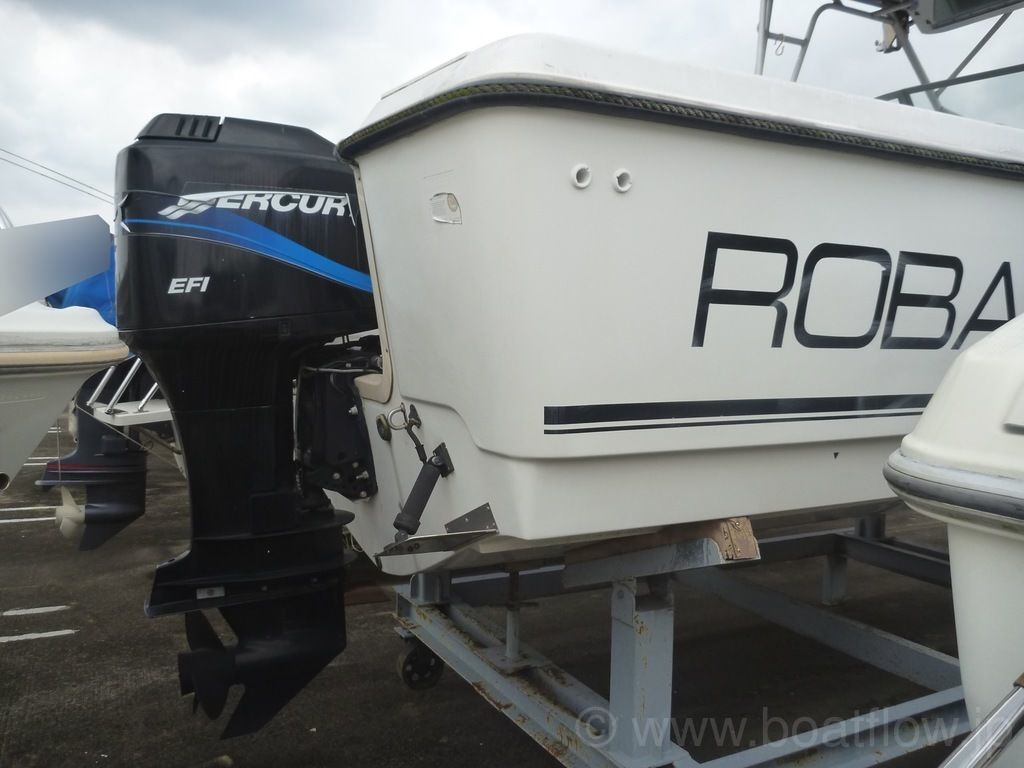 ROBALO 2140 WALKAROUND OUTBOARD Used Boat for Sale in Japan | Boatflow.jp
