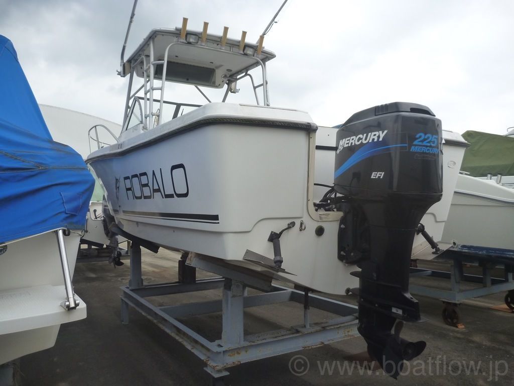 ROBALO 2140 WALKAROUND OUTBOARD Used Boat for Sale in Japan | Boatflow.jp