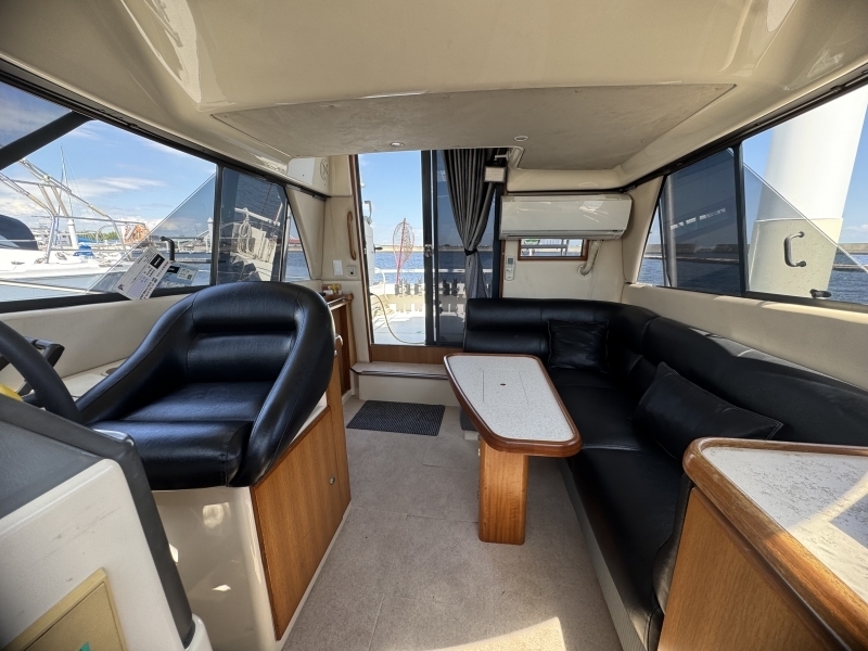 YAMAHA PC-31 (PACIFIC CRUISER 31) STERN DRIVE Used Boat for Sale in ...